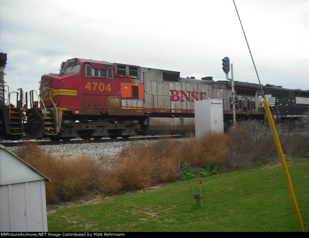 BNSF 4704
